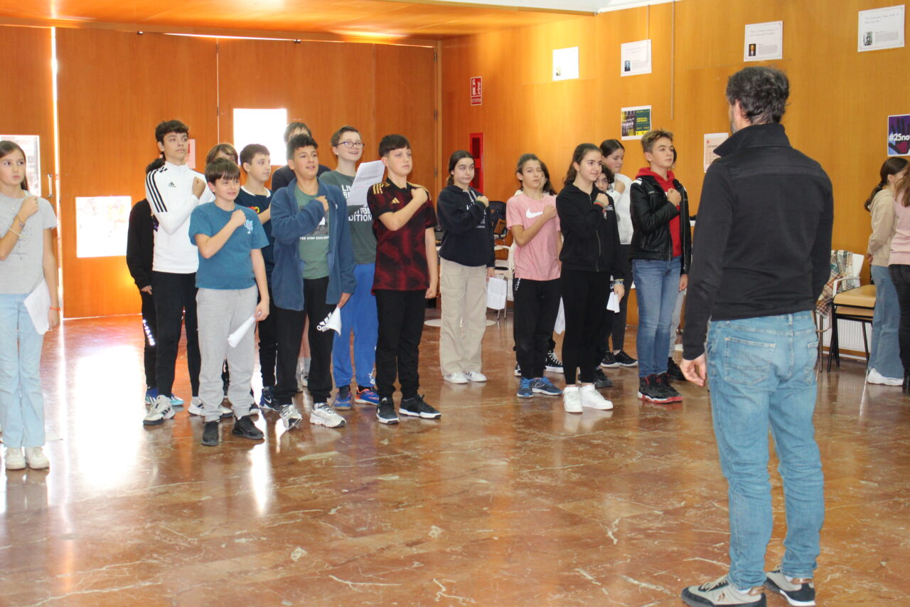Las ventajas de practicar teatro en clase - Liceo