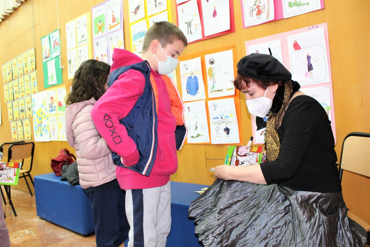 La ilustradora Violeta Monreal visita nuestro colegio - Liceo La ilustradora Violeta Monreal visita nuestro colegio - Liceo